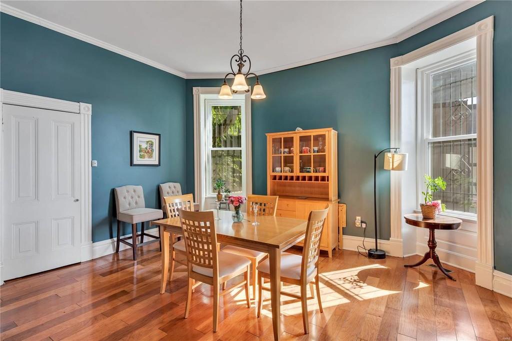 2853 Lafayette Avenue